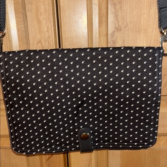 thirty-one | Bags | Thirty One Polka Dot Black And White Crossbody Bag ...